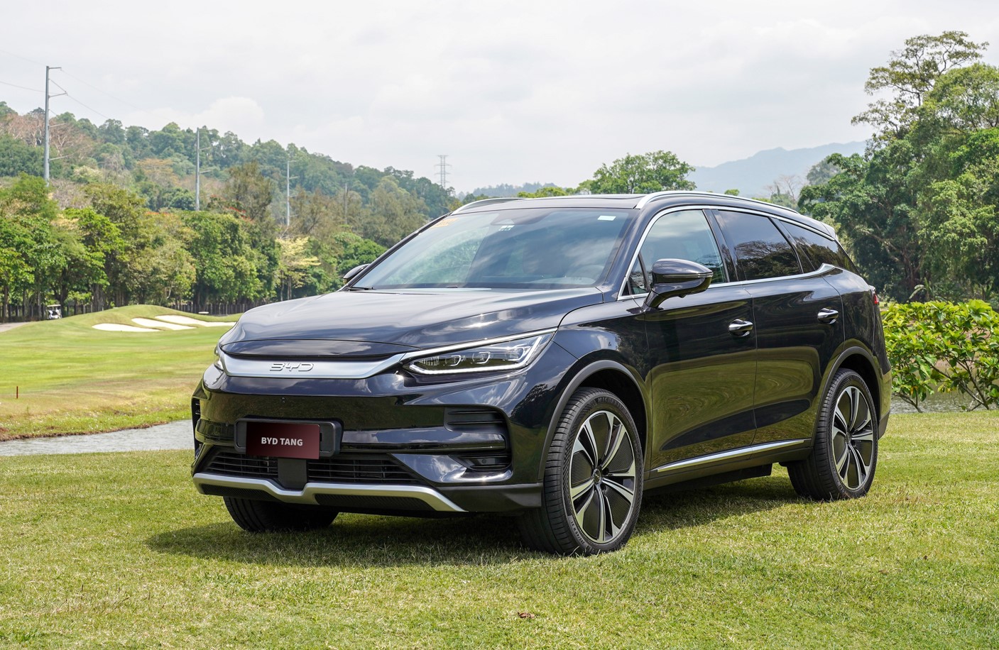 BYD Showcases Premium Electric Vehicles at Rockwell Power Plant Mall ...